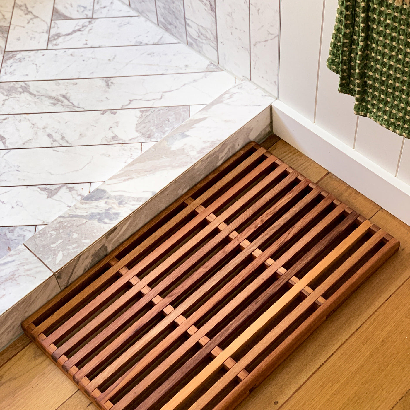 PETE & CO | HANDCRAFTED WOODEN BATH MAT | RIMU - The Waste-Free Home